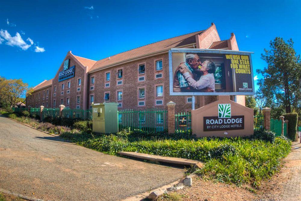 ROAD LODGE RIVONIA JOHANNESBURG - BOOK 2-STAR ACCOMMODATION IN RIVONIA
